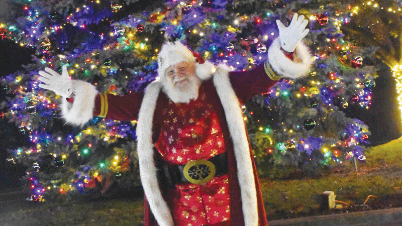 Troy gets into the holiday spirit with tree lighting, decorating contest