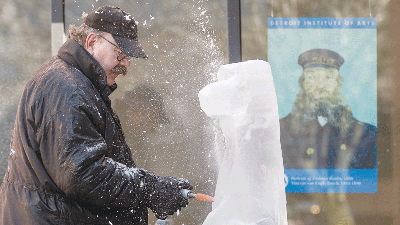 Warm weekend doesn’t stop annual Mount Clemens ice show
