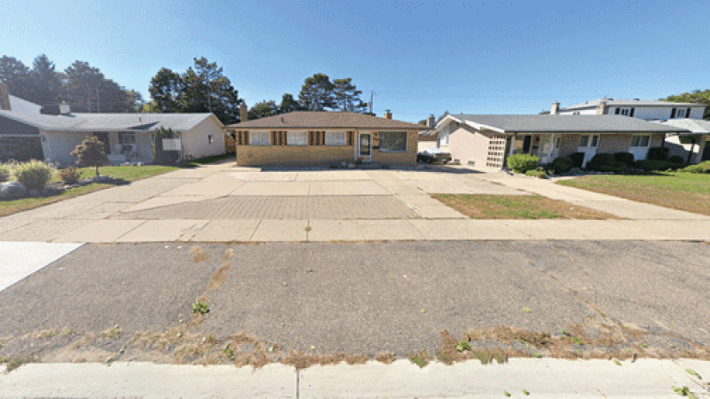 City adopts front yard paving, driveway regulations