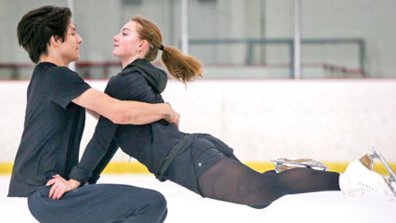 Novi novice ice dance team wins national championship
