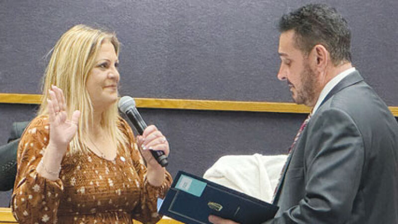 Elected officials take oaths of office, mayor pro tem chosen