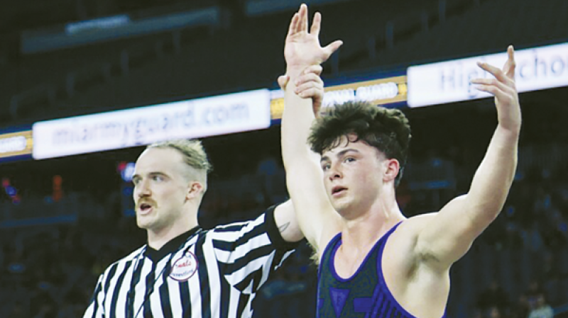 Ike’s Agnello ends high school wrestling career as state finalist
