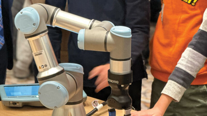 Sixth graders show their robotics knowledge at Capitol