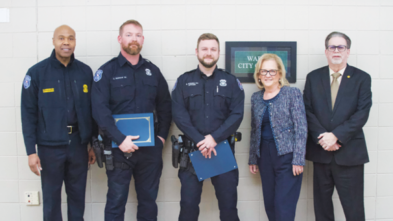 Warren police officers assist family in need